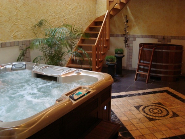 5 Tips for Indoor Hot Tubs | Paradise Valley Spas